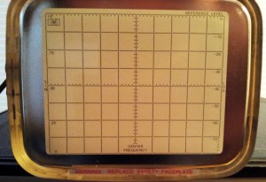 HP 8565A Spectrum Analyzer: a ‘new’ CRT for a trusty unit | SimonsDialogs