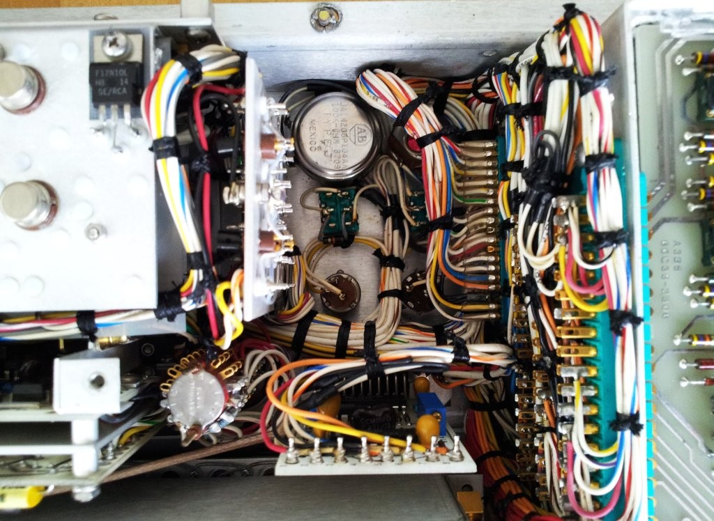 Micro-Tel MSR-902C Microwave Surveillance Receiver: a very intriguing ...